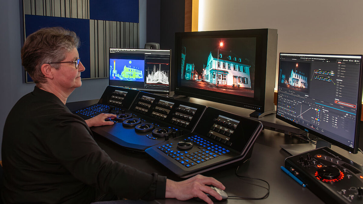 Grading in High Dynamic Range (HDR) - OMNIMAGO